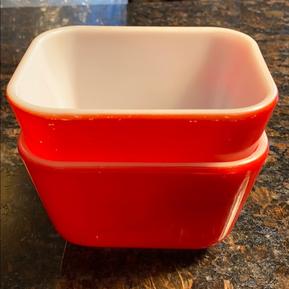 Pyrex | Kitchen | 2 Pyrex Red 5 Glass Storage Containers | Poshmark
